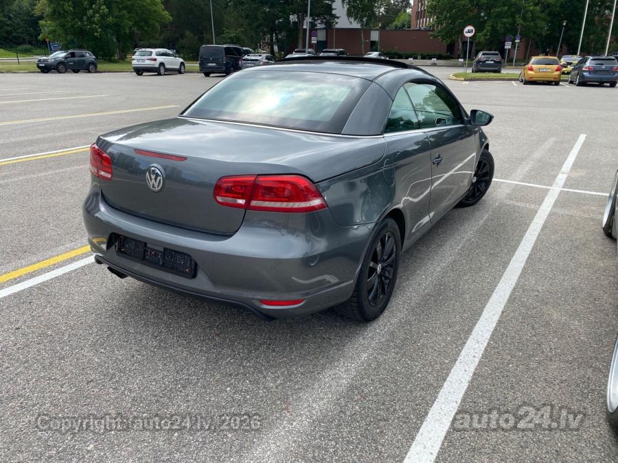 Pelēks Volkswagen Eos 2011 Tallina, ar dzinēja tilpumu 2.00 L un nobraukumu 268 tūkst. km par 7900 €, foto 14 vietnē AUTOMOTO.COM.LV