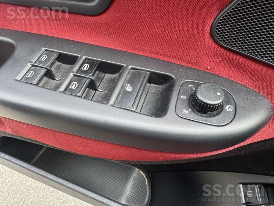 Sarkans Volkswagen Eos 2007 Rīga, ar dzinēja tilpumu 2.00 L un nobraukumu 193 tūkst. km par 3390 €, foto 25 vietnē AUTOMOTO.COM.LV