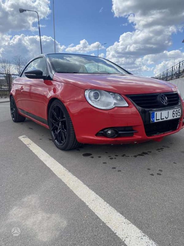 Sarkans Volkswagen Eos 2011 Klaipėda, ar dzinēja tilpumu 2.00 L un nobraukumu 328 tūkst. km par 2850 €, foto 4 vietnē AUTOMOTO.COM.LV