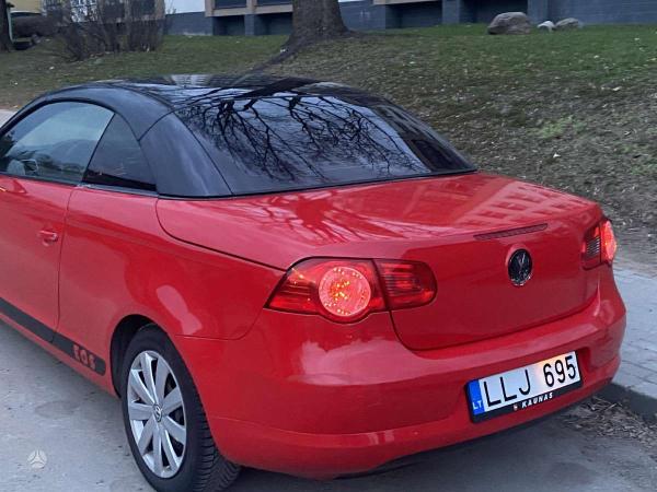 Sarkans Volkswagen Eos 2011 Klaipėda, ar dzinēja tilpumu 2.00 L un nobraukumu 328 tūkst. km par 2850 €, foto 6 vietnē AUTOMOTO.COM.LV