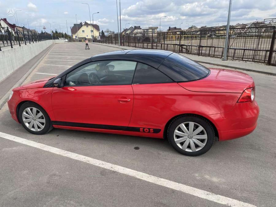 Red Volkswagen Eos 2011 in Klaipeda, with an engine capacity of 2.00 L and mileage of 328 thousand km for 2850 €, photo 9 on AUTOMOTO.COM.LV