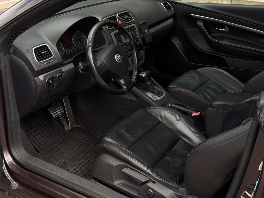Violet Volkswagen Eos 2008 in Vilnius, with an engine capacity of 1.97 L and mileage of 319 thousand km for 4000 €, photo 12 on AUTOMOTO.COM.LV