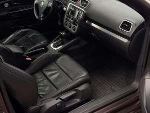 Violet Volkswagen Eos 2008 in Vilnius, with an engine capacity of 1.97 L and mileage of 319 thousand km for 4000 €, photo 13 on AUTOMOTO.COM.LV