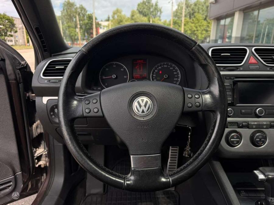 Violet Volkswagen Eos 2008 in Vilnius, with an engine capacity of 1.97 L and mileage of 319 thousand km for 4000 €, photo 16 on AUTOMOTO.COM.LV