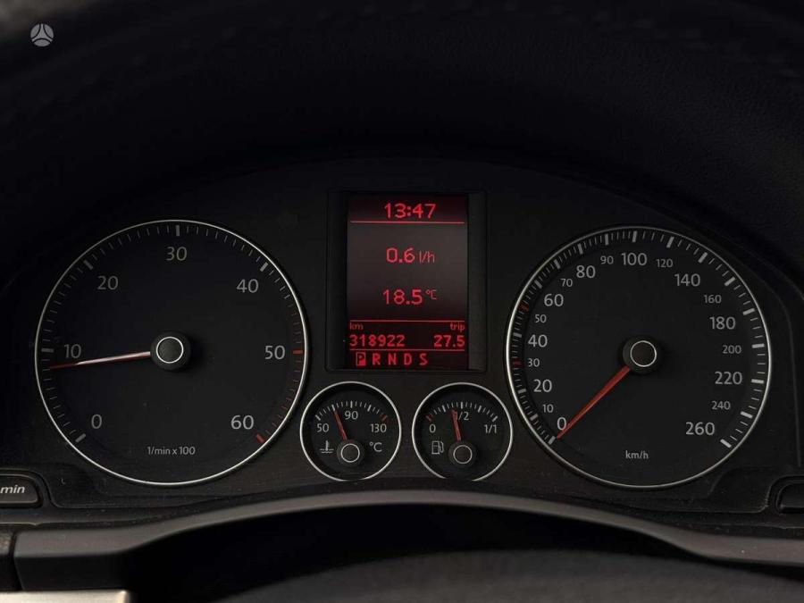 Violet Volkswagen Eos 2008 in Vilnius, with an engine capacity of 1.97 L and mileage of 319 thousand km for 4000 €, photo 17 on AUTOMOTO.COM.LV