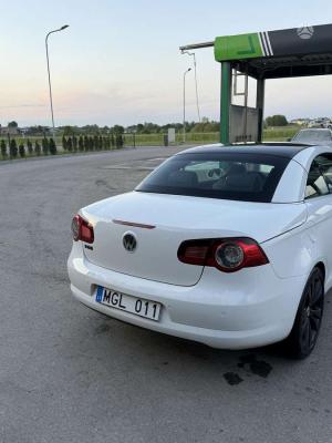 Balts Volkswagen Eos 2008 Kauņa, ar dzinēja tilpumu 1.97 L un nobraukumu 307 tūkst. km par 4600 €, foto 5 vietnē AUTOMOTO.COM.LV