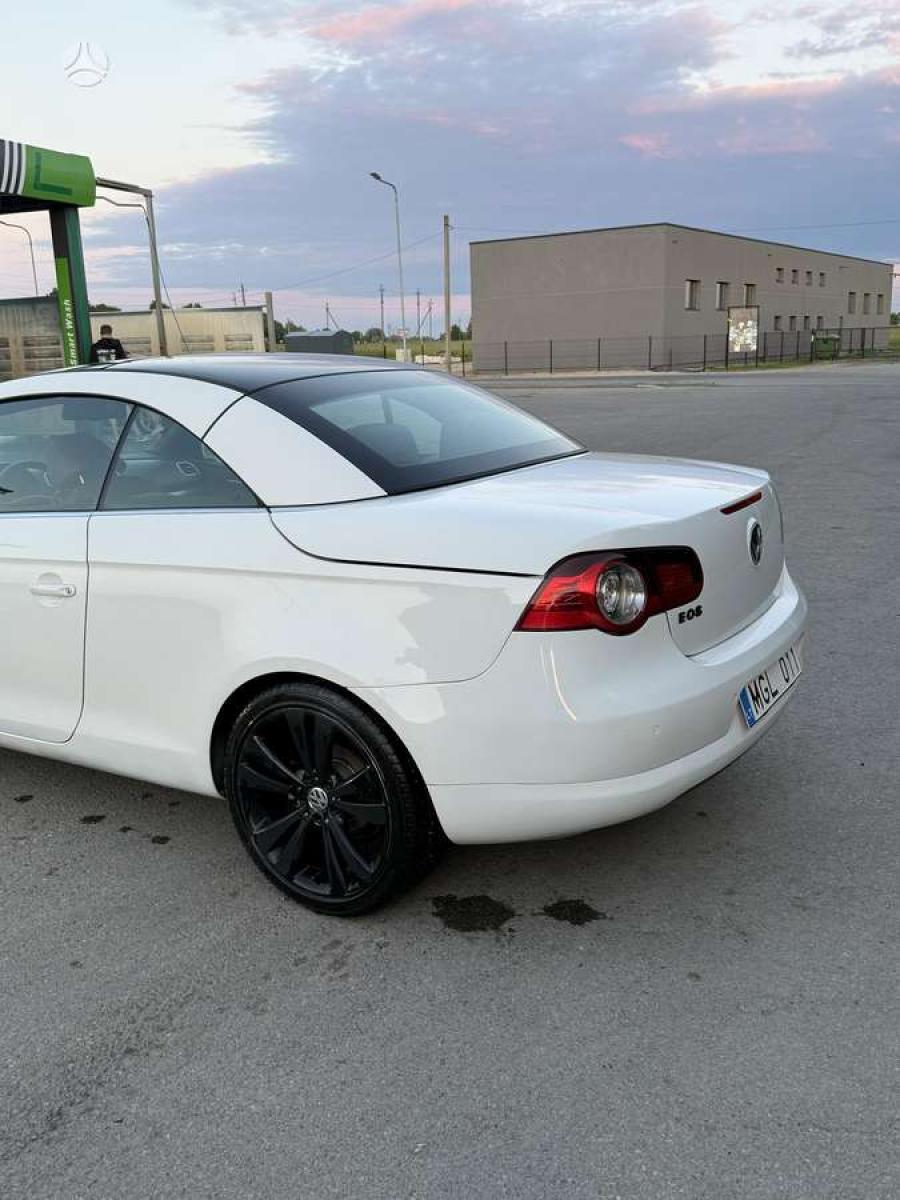 Balts Volkswagen Eos 2008 Kauņa, ar dzinēja tilpumu 1.97 L un nobraukumu 307 tūkst. km par 4600 €, foto 6 vietnē AUTOMOTO.COM.LV
