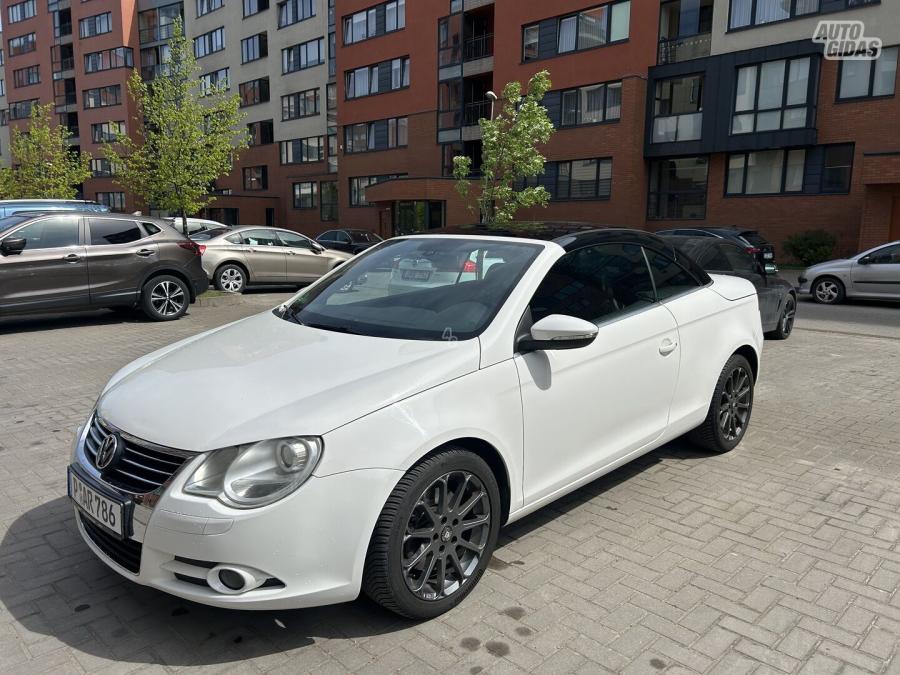 White Volkswagen Eos 2009 in Vilnius, with an engine capacity of 2.00 L and mileage of 220 thousand km for 3750 €, photo 4 on AUTOMOTO.COM.LV