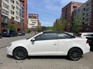 White Volkswagen Eos 2009 in Vilnius, with an engine capacity of 2.00 L and mileage of 220 thousand km for 3750 €, photo 5 on AUTOMOTO.COM.LV