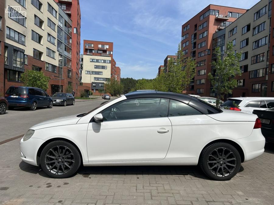 White Volkswagen Eos 2009 in Vilnius, with an engine capacity of 2.00 L and mileage of 220 thousand km for 3750 €, photo 5 on AUTOMOTO.COM.LV