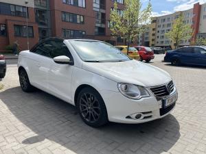 White Volkswagen Eos 2009 in Vilnius, with an engine capacity of 2.00 L and mileage of 220 thousand km for 3750 €, photo 8 on AUTOMOTO.COM.LV