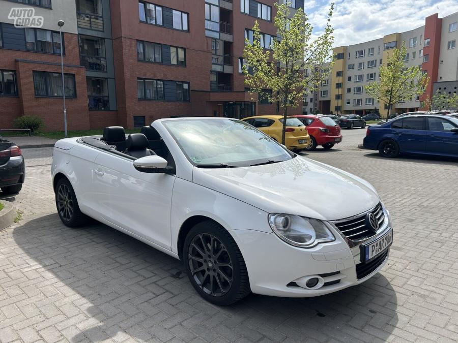 White Volkswagen Eos 2009 in Vilnius, with an engine capacity of 2.00 L and mileage of 220 thousand km for 3750 €, photo 13 on AUTOMOTO.COM.LV
