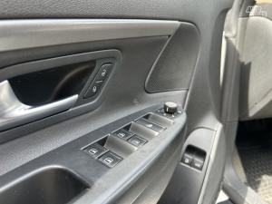 White Volkswagen Eos 2009 in Vilnius, with an engine capacity of 2.00 L and mileage of 220 thousand km for 3750 €, photo 17 on AUTOMOTO.COM.LV