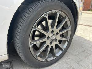 White Volkswagen Eos 2009 in Vilnius, with an engine capacity of 2.00 L and mileage of 220 thousand km for 3750 €, photo 19 on AUTOMOTO.COM.LV