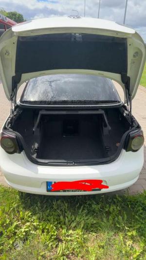 Balts Volkswagen Eos 2009 Alīta, ar dzinēja tilpumu 2.00 L un nobraukumu 235 tūkst. km par 3000 €, foto 6 vietnē AUTOMOTO.COM.LV