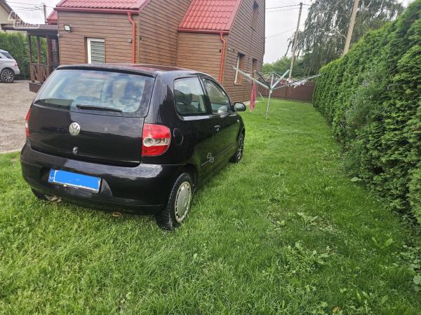 Melns Volkswagen Fox 2005 Vilkaviškis, ar dzinēja tilpumu 1.40 L un nobraukumu 325 tūkst. km par 500 €, foto 3 vietnē AUTOMOTO.COM.LV