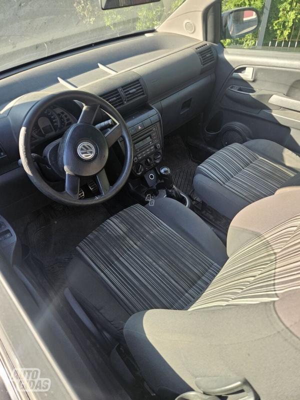 Melns Volkswagen Fox 2005 Vilkaviškis, ar dzinēja tilpumu 1.40 L un nobraukumu 325 tūkst. km par 500 €, foto 5 vietnē AUTOMOTO.COM.LV