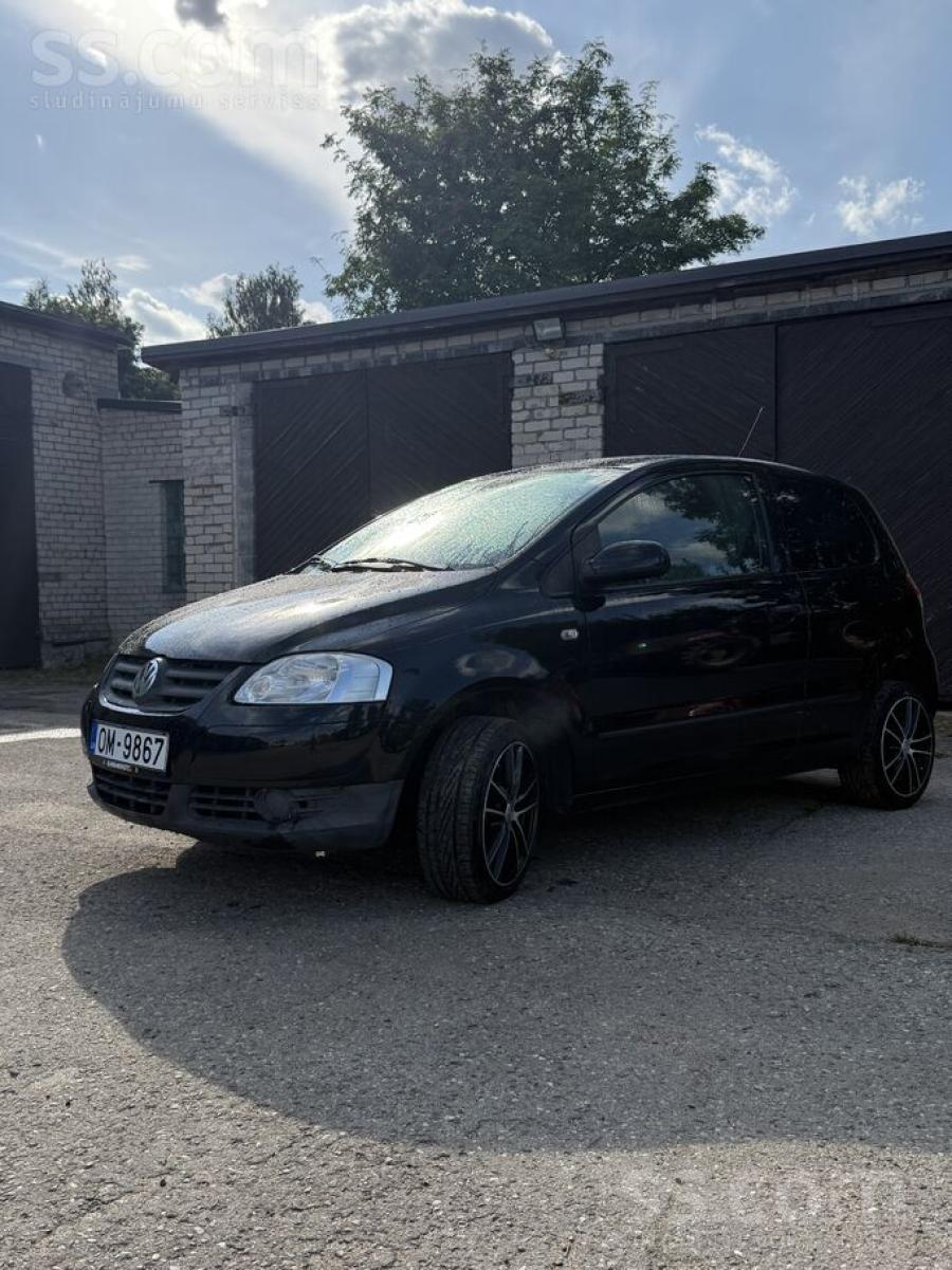 Melns Volkswagen Fox 2007 Madona, ar dzinēja tilpumu 1.20 L un nobraukumu 96 tūkst. km par 2130 €, foto 3 vietnē AUTOMOTO.COM.LV