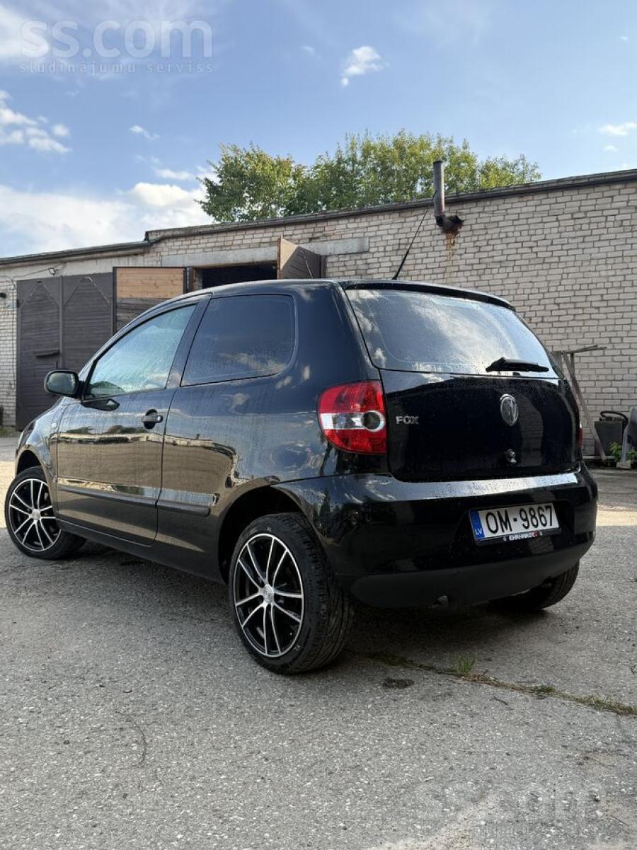 Melns Volkswagen Fox 2007 Madona, ar dzinēja tilpumu 1.20 L un nobraukumu 96 tūkst. km par 2130 €, foto 4 vietnē AUTOMOTO.COM.LV