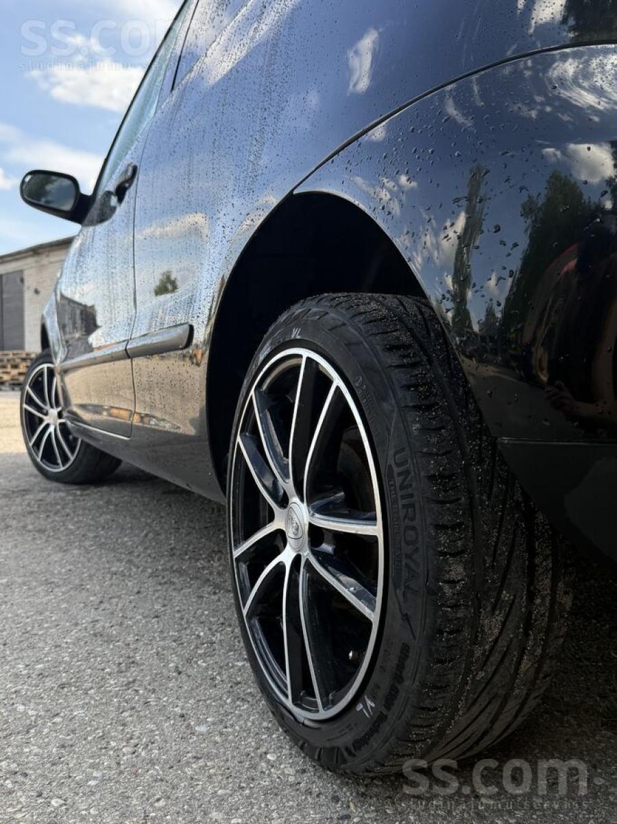 Melns Volkswagen Fox 2007 Madona, ar dzinēja tilpumu 1.20 L un nobraukumu 96 tūkst. km par 2130 €, foto 5 vietnē AUTOMOTO.COM.LV