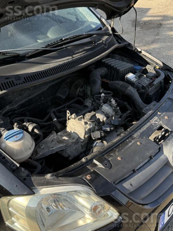 Melns Volkswagen Fox 2007 Madona, ar dzinēja tilpumu 1.20 L un nobraukumu 96 tūkst. km par 2130 €, foto 9 vietnē AUTOMOTO.COM.LV
