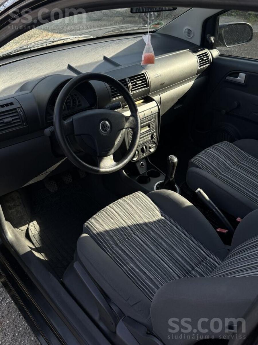 Melns Volkswagen Fox 2007 Madona, ar dzinēja tilpumu 1.20 L un nobraukumu 96 tūkst. km par 2130 €, foto 13 vietnē AUTOMOTO.COM.LV