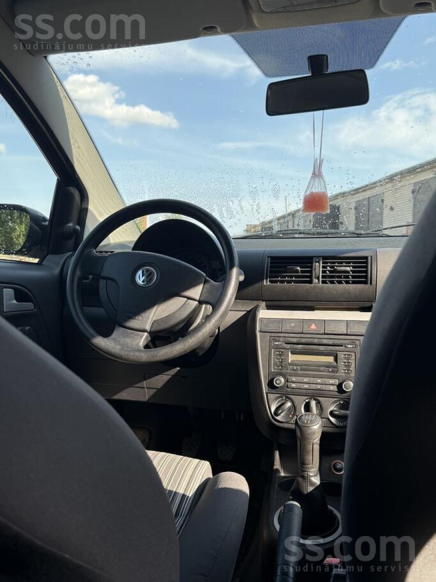 Melns Volkswagen Fox 2007 Madona, ar dzinēja tilpumu 1.20 L un nobraukumu 96 tūkst. km par 2130 €, foto 14 vietnē AUTOMOTO.COM.LV