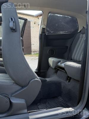 Melns Volkswagen Fox 2007 Madona, ar dzinēja tilpumu 1.20 L un nobraukumu 96 tūkst. km par 2130 €, foto 19 vietnē AUTOMOTO.COM.LV