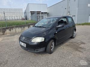 Melns Volkswagen Fox 2008 Kauņa, ar dzinēja tilpumu 1.20 L un nobraukumu 155 tūkst. km par 500 €, foto 3 vietnē AUTOMOTO.COM.LV