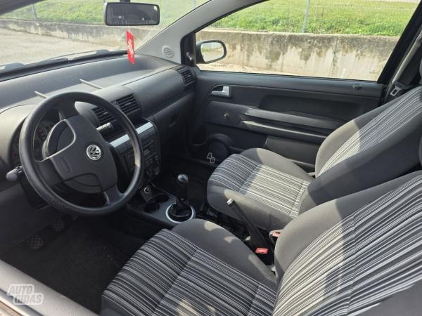 Melns Volkswagen Fox 2008 Kauņa, ar dzinēja tilpumu 1.20 L un nobraukumu 155 tūkst. km par 500 €, foto 5 vietnē AUTOMOTO.COM.LV