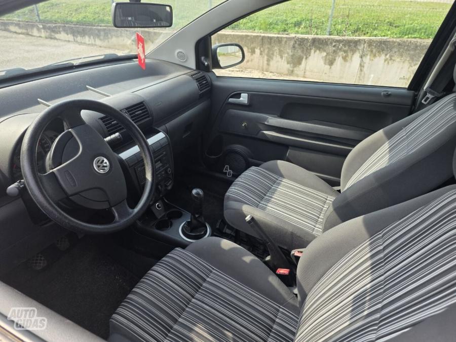 Melns Volkswagen Fox 2008 Kauņa, ar dzinēja tilpumu 1.20 L un nobraukumu 155 tūkst. km par 500 €, foto 6 vietnē AUTOMOTO.COM.LV