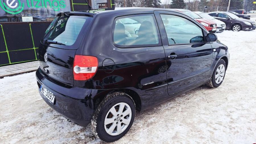 Black Volkswagen Fox 2010 in Riga, with an engine capacity of 1.20 L and mileage of 177 thousand km for 1600 €, photo 2 on AUTOMOTO.COM.LV