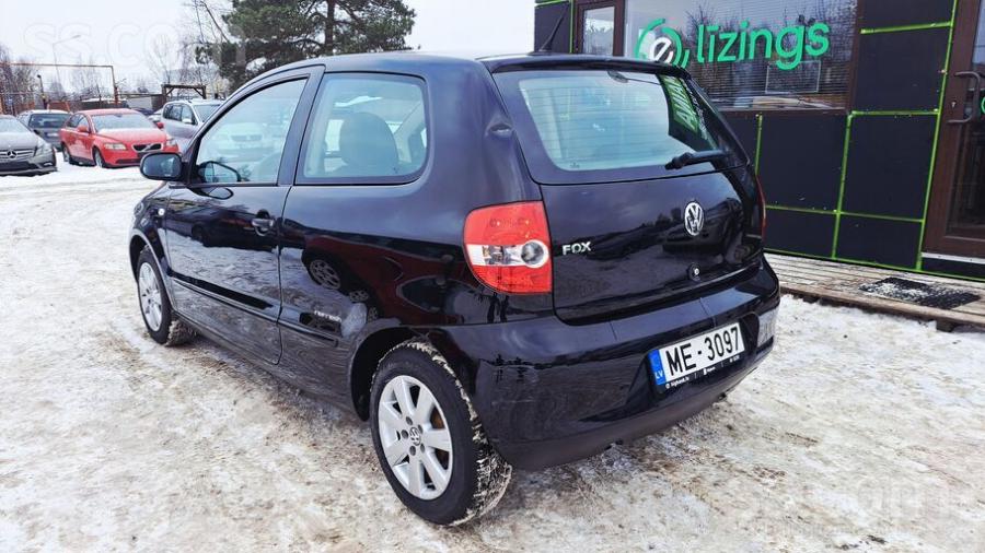 Black Volkswagen Fox 2010 in Riga, with an engine capacity of 1.20 L and mileage of 177 thousand km for 1600 €, photo 4 on AUTOMOTO.COM.LV