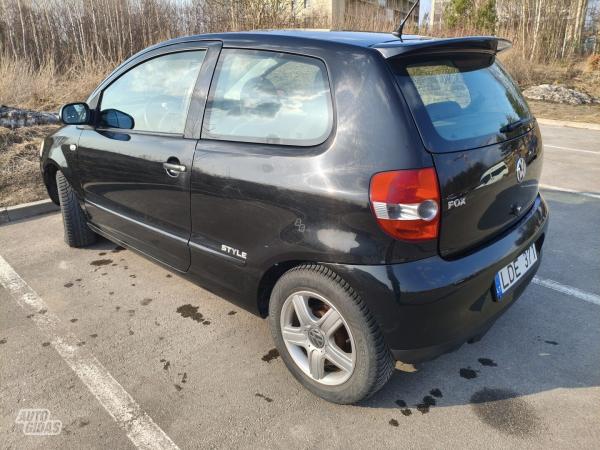 Black Volkswagen Fox 2010 in Vilnius, with an engine capacity of 1.20 L and mileage of 123 thousand km for 650 €, photo 1 on AUTOMOTO.COM.LV