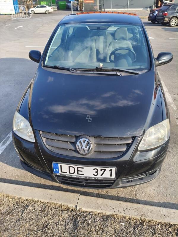 Black Volkswagen Fox 2010 in Vilnius, with an engine capacity of 1.20 L and mileage of 123 thousand km for 650 €, photo 2 on AUTOMOTO.COM.LV