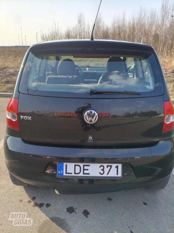 Black Volkswagen Fox 2010 in Vilnius, with an engine capacity of 1.20 L and mileage of 123 thousand km for 650 €, photo 3 on AUTOMOTO.COM.LV