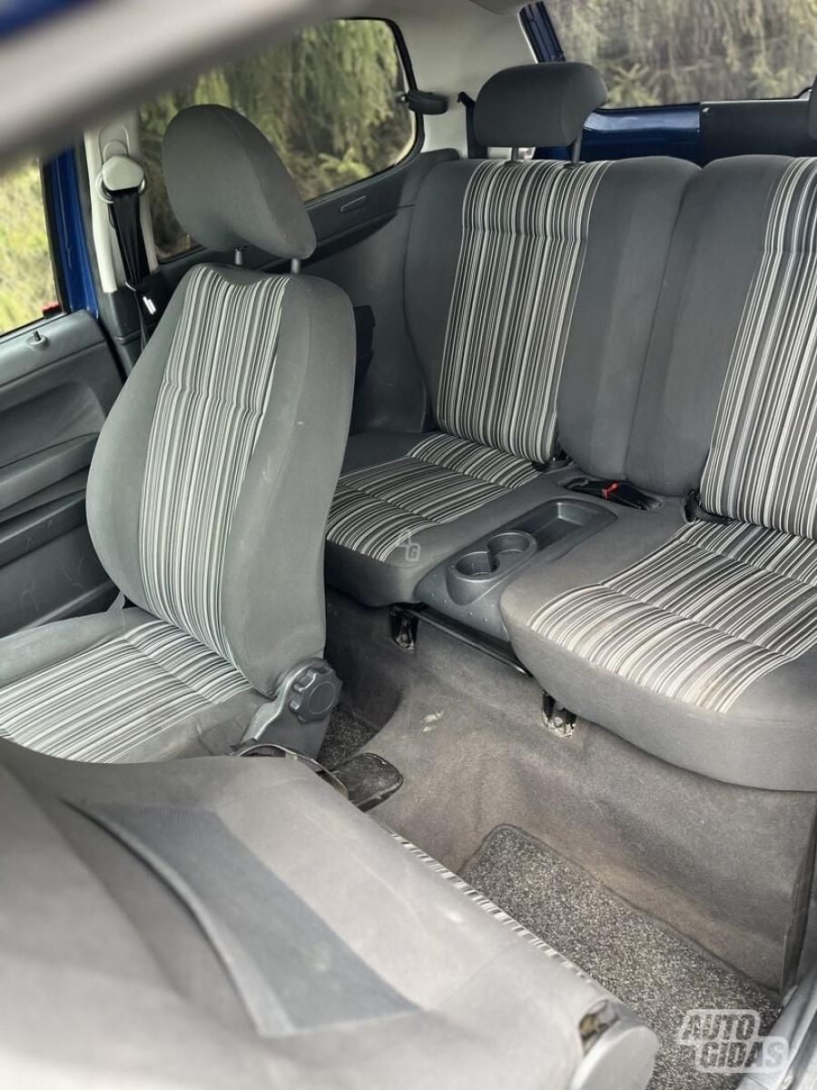 Zils Volkswagen Fox 2005 Marijampole, ar dzinēja tilpumu 1.40 L un nobraukumu 277 tūkst. km par 1200 €, foto 7 vietnē AUTOMOTO.COM.LV