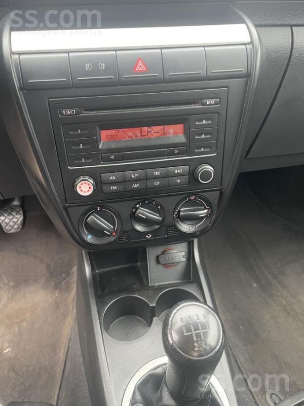 Volkswagen Fox 2007 Liepāja, ar dzinēja tilpumu 1.20 L un nobraukumu 140 tūkst. km par 1850 €, foto 6 vietnē AUTOMOTO.COM.LV