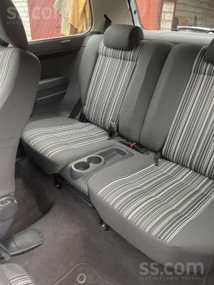 Volkswagen Fox 2007 in Liepaja, with an engine capacity of 1.20 L and mileage of 140 thousand km for 1850 €, photo 8 on AUTOMOTO.COM.LV