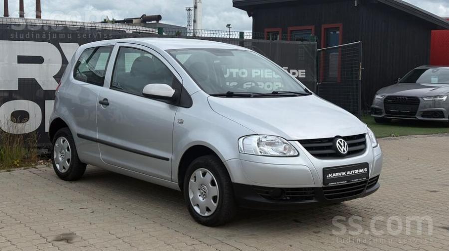 Pelēks Volkswagen Fox 2006 Liepāja, ar dzinēja tilpumu 1.20 L un nobraukumu 99 tūkst. km par 2250 €, foto 3 vietnē AUTOMOTO.COM.LV