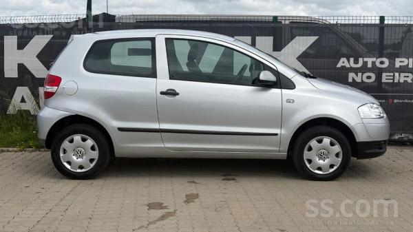Pelēks Volkswagen Fox 2006 Liepāja, ar dzinēja tilpumu 1.20 L un nobraukumu 99 tūkst. km par 2250 €, foto 3 vietnē AUTOMOTO.COM.LV