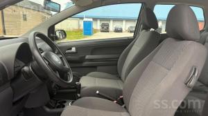 Pelēks Volkswagen Fox 2006 Liepāja, ar dzinēja tilpumu 1.20 L un nobraukumu 99 tūkst. km par 2250 €, foto 10 vietnē AUTOMOTO.COM.LV