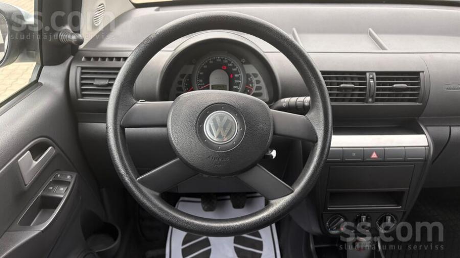 Pelēks Volkswagen Fox 2006 Liepāja, ar dzinēja tilpumu 1.20 L un nobraukumu 99 tūkst. km par 2250 €, foto 12 vietnē AUTOMOTO.COM.LV