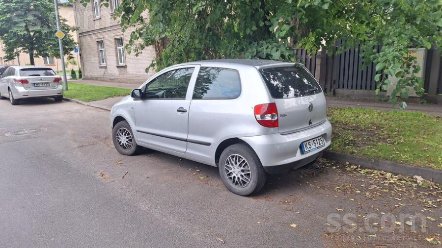 Pelēks Volkswagen Fox 2006 Rīga, ar dzinēja tilpumu 1.20 L un nobraukumu 230 tūkst. km par 1250 €, foto 3 vietnē AUTOMOTO.COM.LV