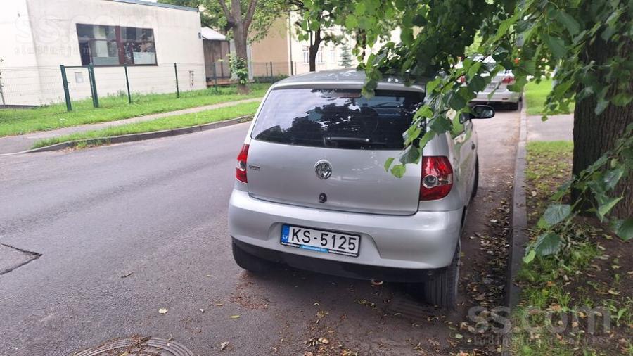 Pelēks Volkswagen Fox 2006 Rīga, ar dzinēja tilpumu 1.20 L un nobraukumu 230 tūkst. km par 1250 €, foto 4 vietnē AUTOMOTO.COM.LV