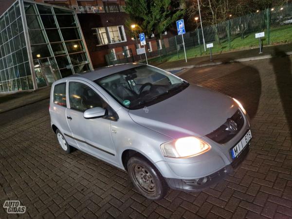 Pelēks Volkswagen Fox 2007 Klaipėda, ar dzinēja tilpumu 1.20 L un nobraukumu 180 tūkst. km par 1000 €, foto 3 vietnē AUTOMOTO.COM.LV