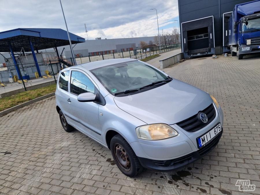 Grey Volkswagen Fox 2007 in Klaipeda, with an engine capacity of 1.20 L and mileage of 230 thousand km for 1000 €, photo 1 on AUTOMOTO.COM.LV