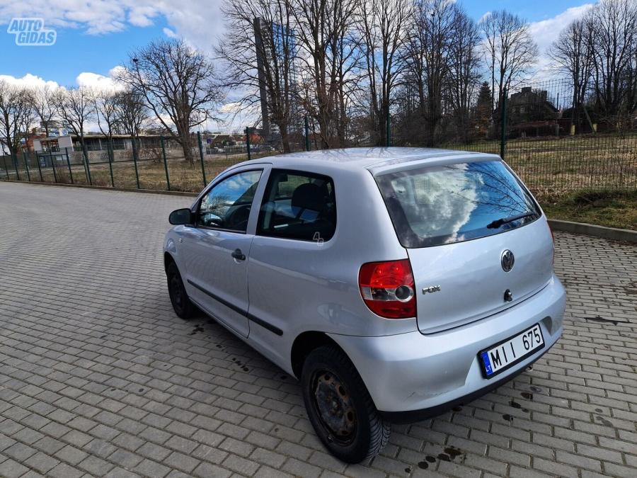 Grey Volkswagen Fox 2007 in Klaipeda, with an engine capacity of 1.20 L and mileage of 230 thousand km for 1000 €, photo 6 on AUTOMOTO.COM.LV