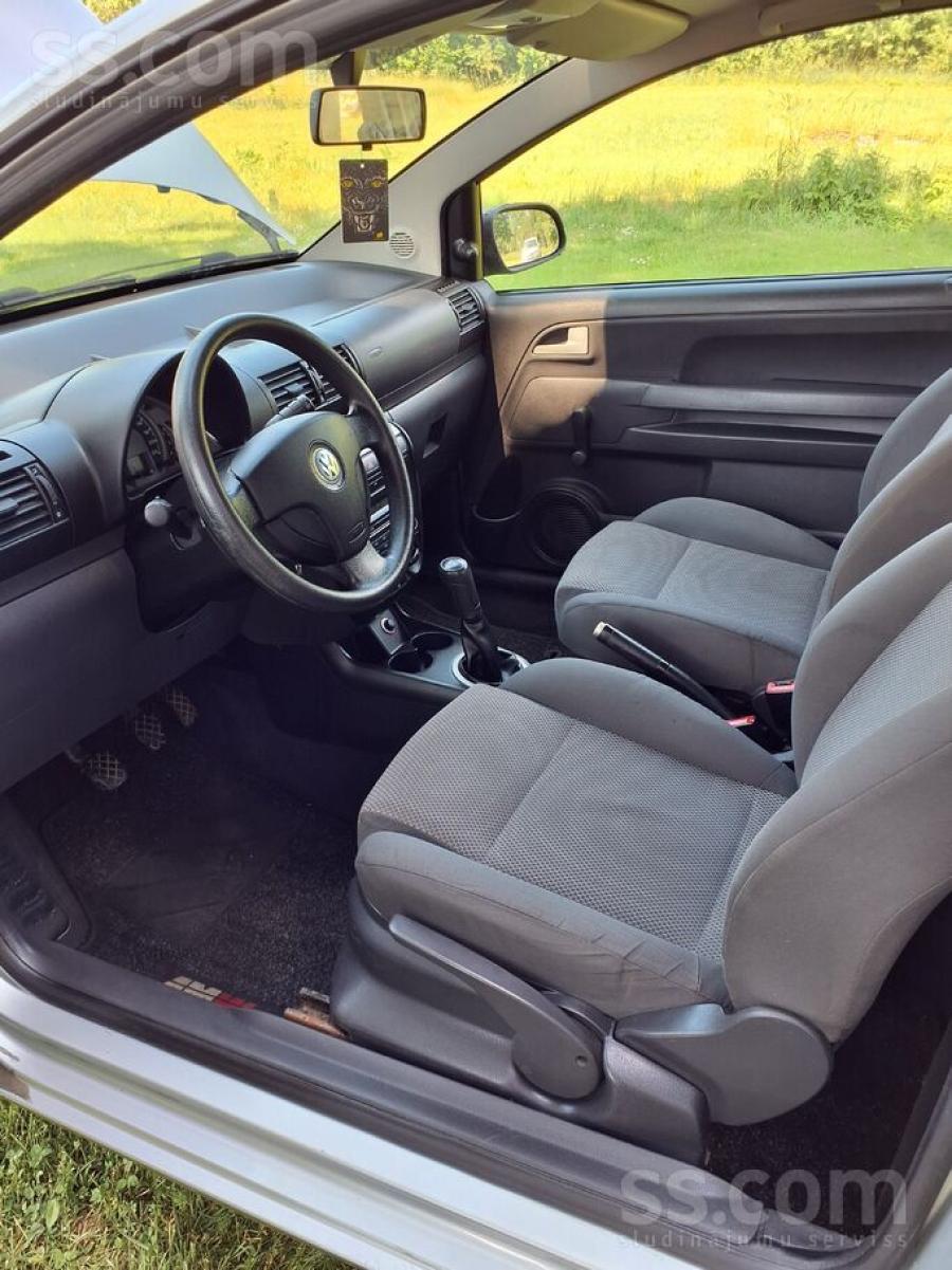 Pelēks Volkswagen Fox 2007 Rīga, ar dzinēja tilpumu 1.20 L un nobraukumu 165 tūkst. km par 990 €, foto 5 vietnē AUTOMOTO.COM.LV