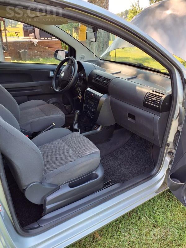 Grey Volkswagen Fox 2007 in Riga, with an engine capacity of 1.20 L and mileage of 165 thousand km for 990 €, photo 5 on AUTOMOTO.COM.LV